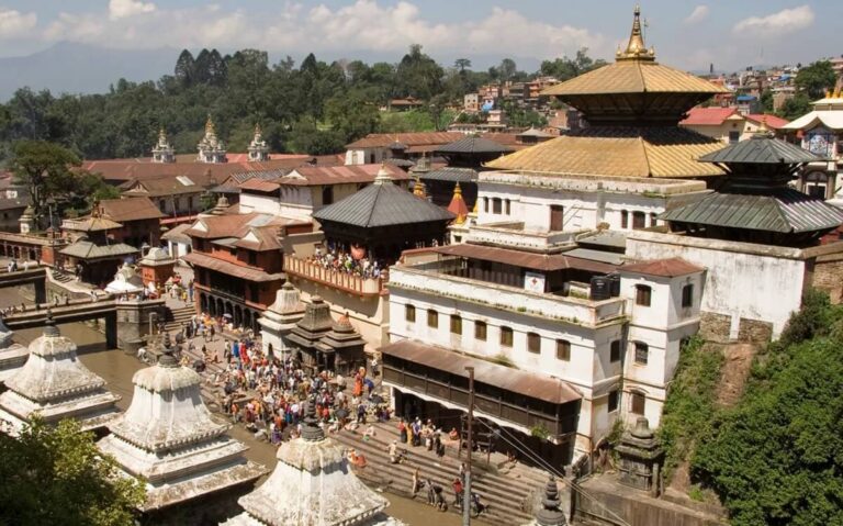 Templo Pashupatinath en Nepal: Historia, Ubicación y Atracciones