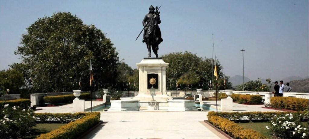 Moti Magri Udaipur: Historia, Guía, Horarios y Consejos de Viaje