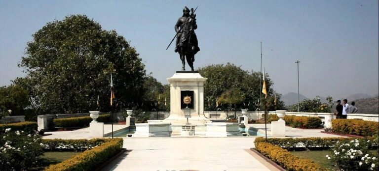 Moti Magri Udaipur: Historia, Guía, Horarios y Consejos de Viaje